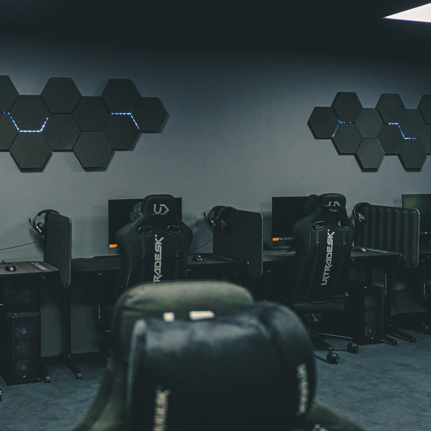 Gaming-Haus in Bayern (mit 10 Pro-PCs) | House of Gaming